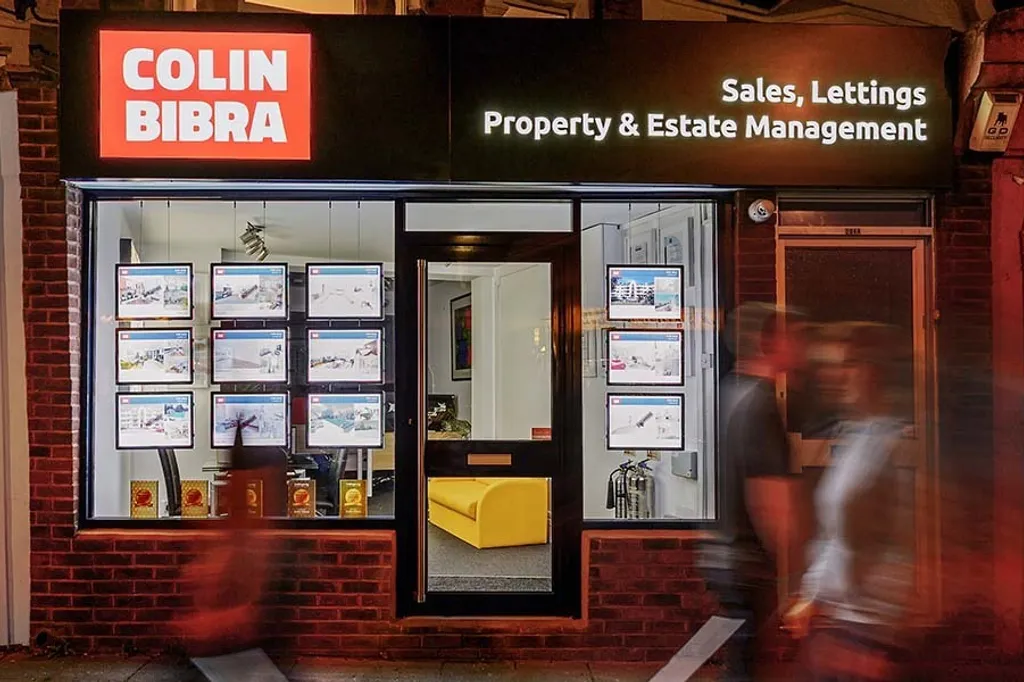 Estate Agent in Ealing