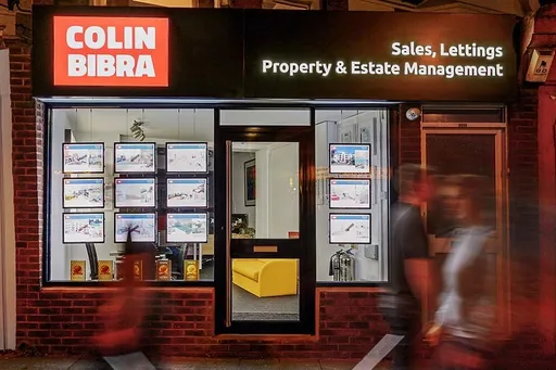 Estate Agent in Ealing