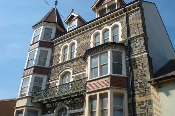 property to let in Victoria Chambers - £9,000 pa