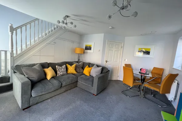 2 bedroom property for sale in 34 Gleadless View, Sheffield - £150,000