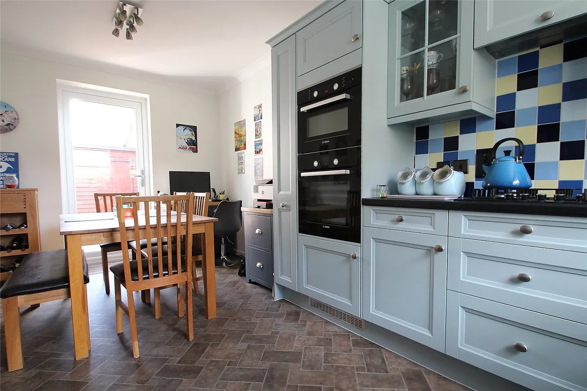 3 bedroom property for sale in Amarylis Close, Fareham, PO15 - £400,000