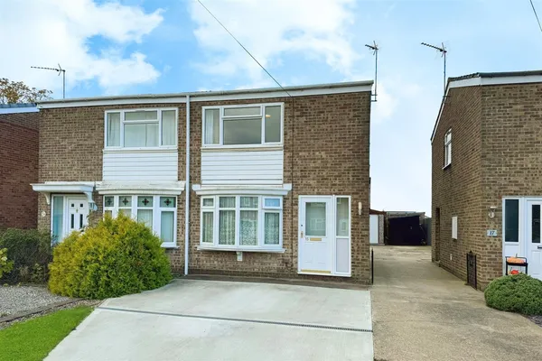 2 bedroom property for sale in Truro Close, Sutton-On-Hull, Hull ...