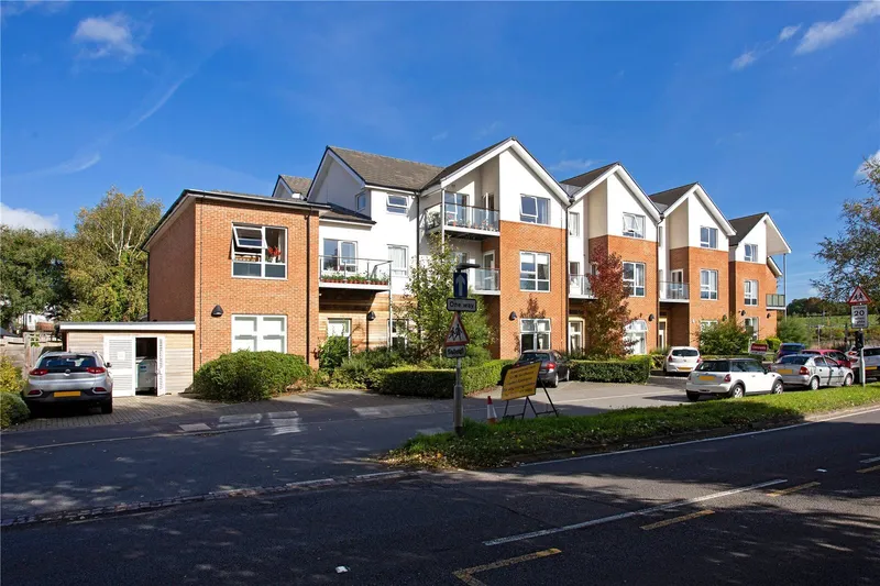 2 bedroom property for sale in Lower Luton Road, HARPENDEN, AL5 - £275,000