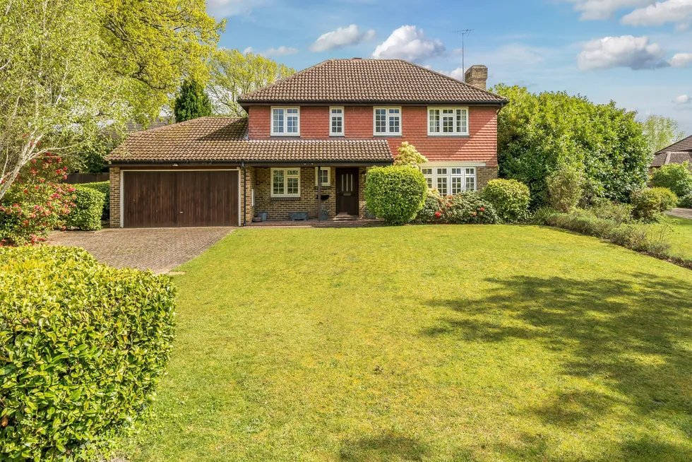 Properties for sale in Cobham