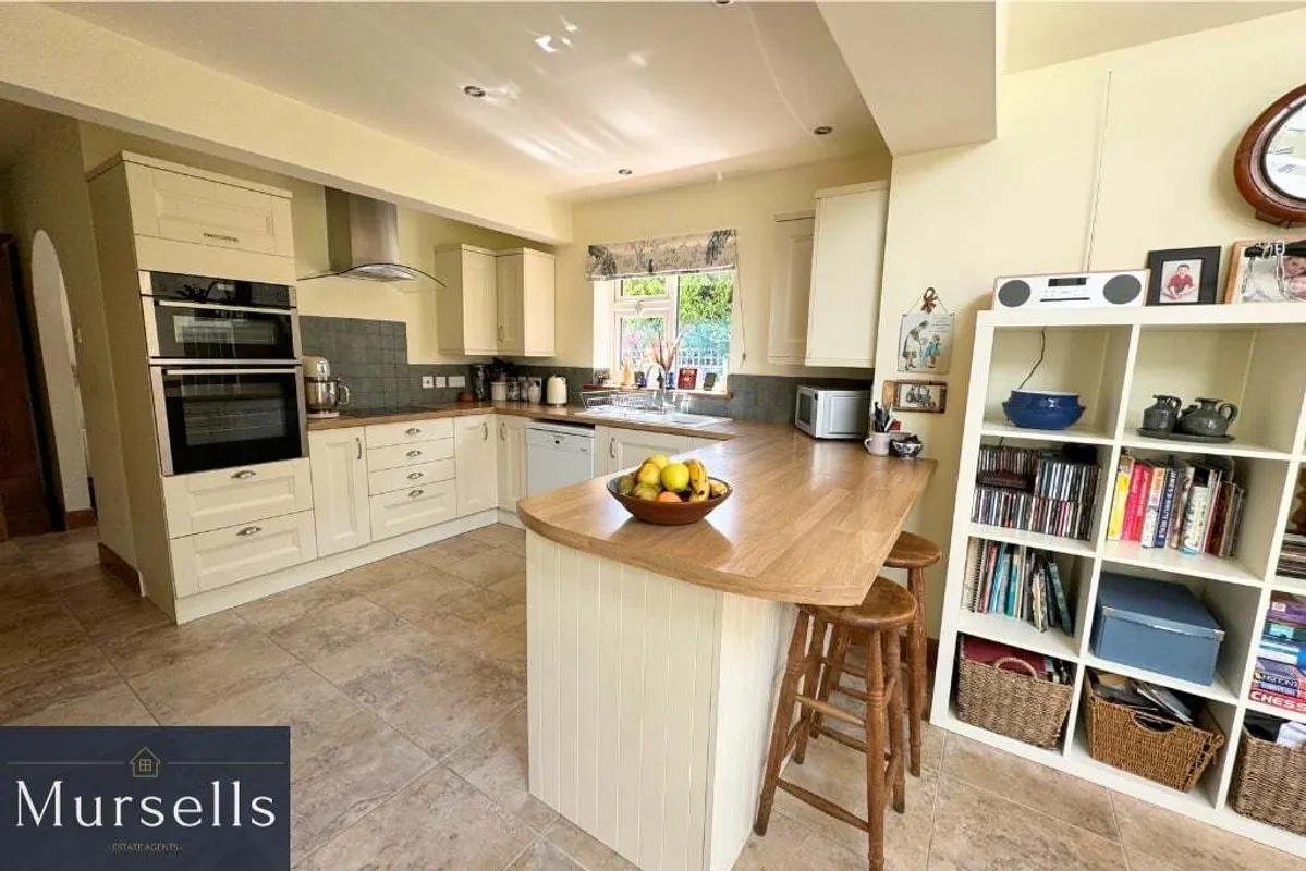 4 bedroom property for sale in Gwenlyn Road, Poole, BH16 - Offers in ...