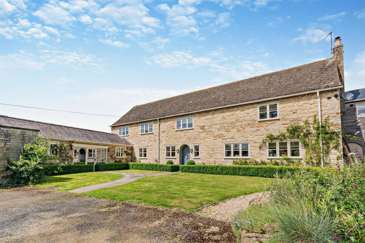5 bedroom property for sale in Lyndon Road, North Luffenham - Guide ...