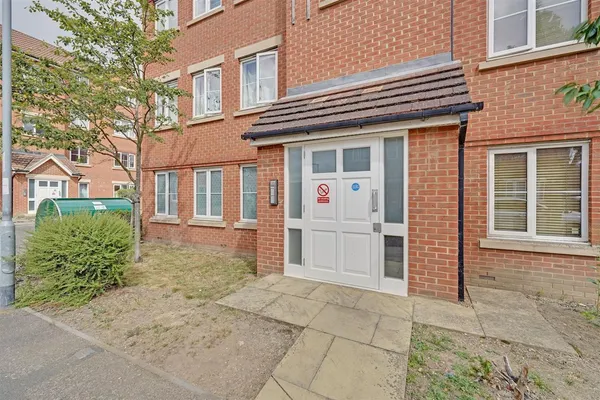 1 bedroom property for sale in Tallow Close, Dagenham, Essex - Offers ...