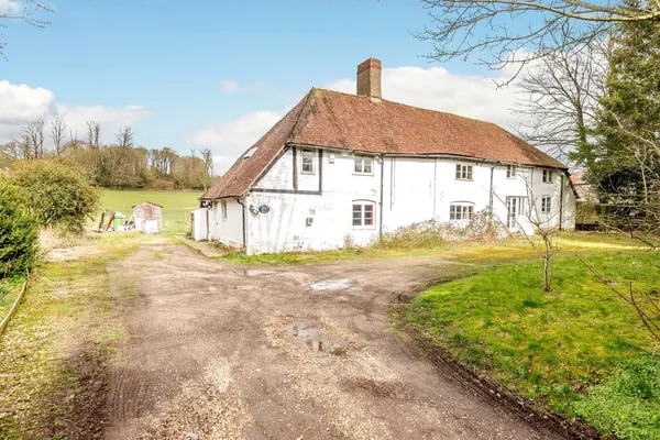 5 bedroom property for sale in Station Road, Overton, Basingstoke, RG25 ...