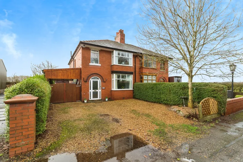 3 bedroom property for sale in Dunkirk Lane, Leyland, Lancashire, PR26 ...
