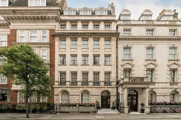property for sale in Upper Brook Street, Mayfair - £875,000