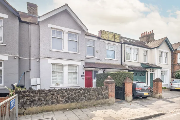 Properties for sale in Sw14