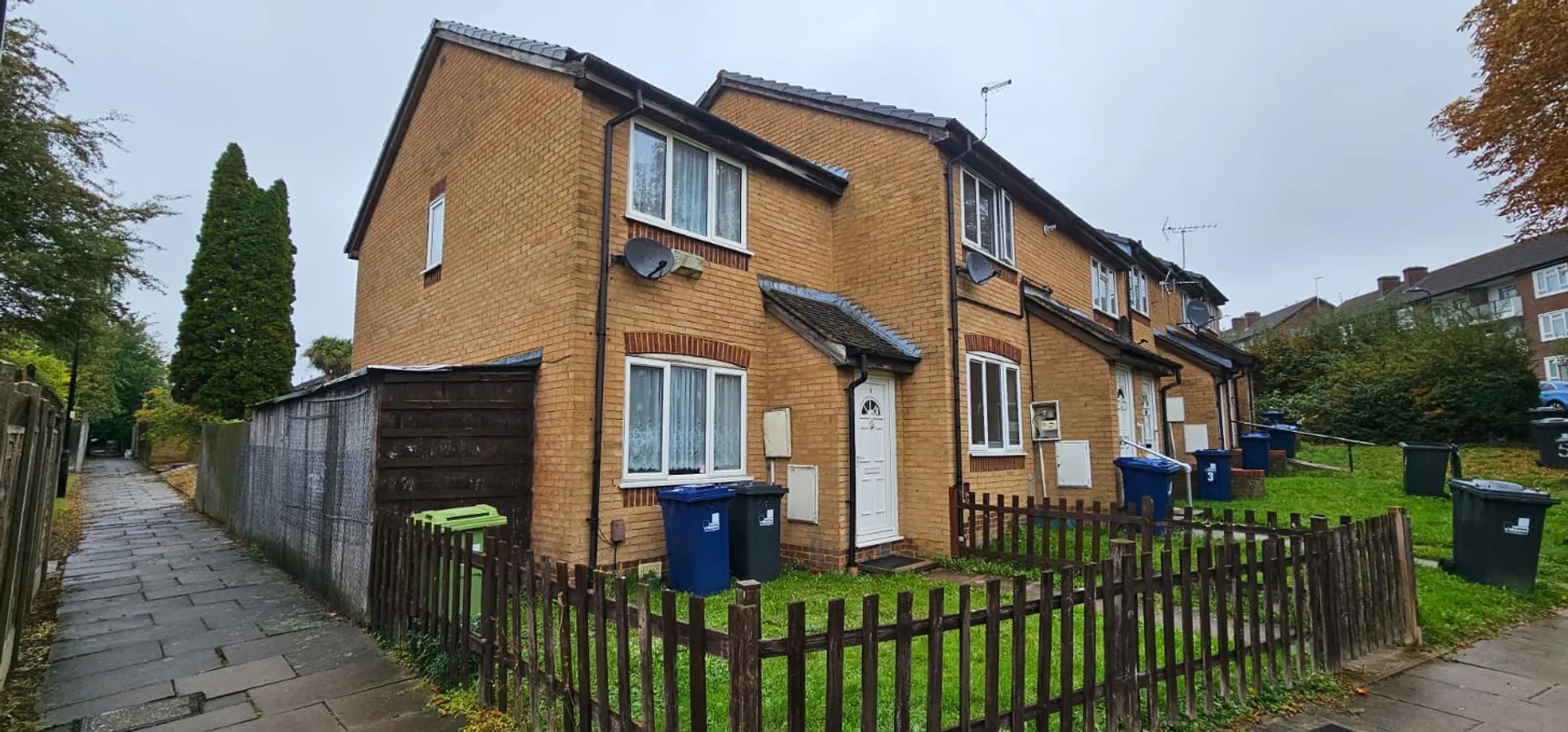 2 bedroom property for sale in Hornbeam Close, Northolt, UB5 4DE ...