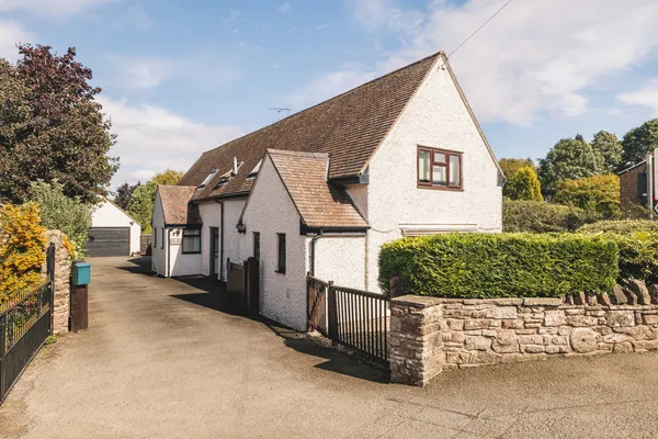 4 bedroom property for sale in The Old Granary, Lea, Ross-On-Wye ...