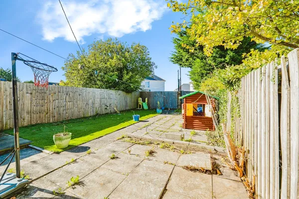 3 bedroom property for sale in Jenner Road, Barry - £175,000