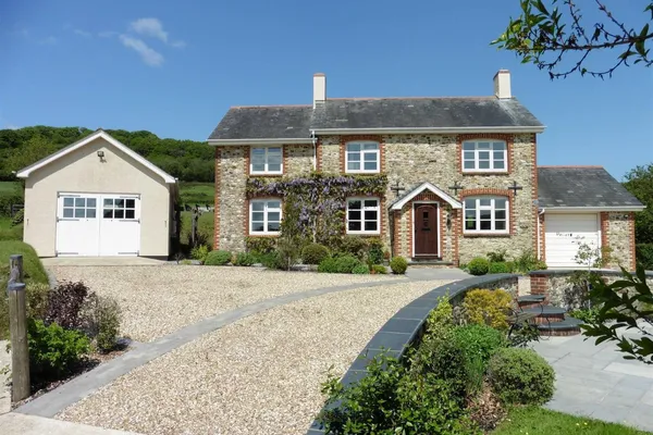 Stags | 4 bedroom property to let in Awliscombe