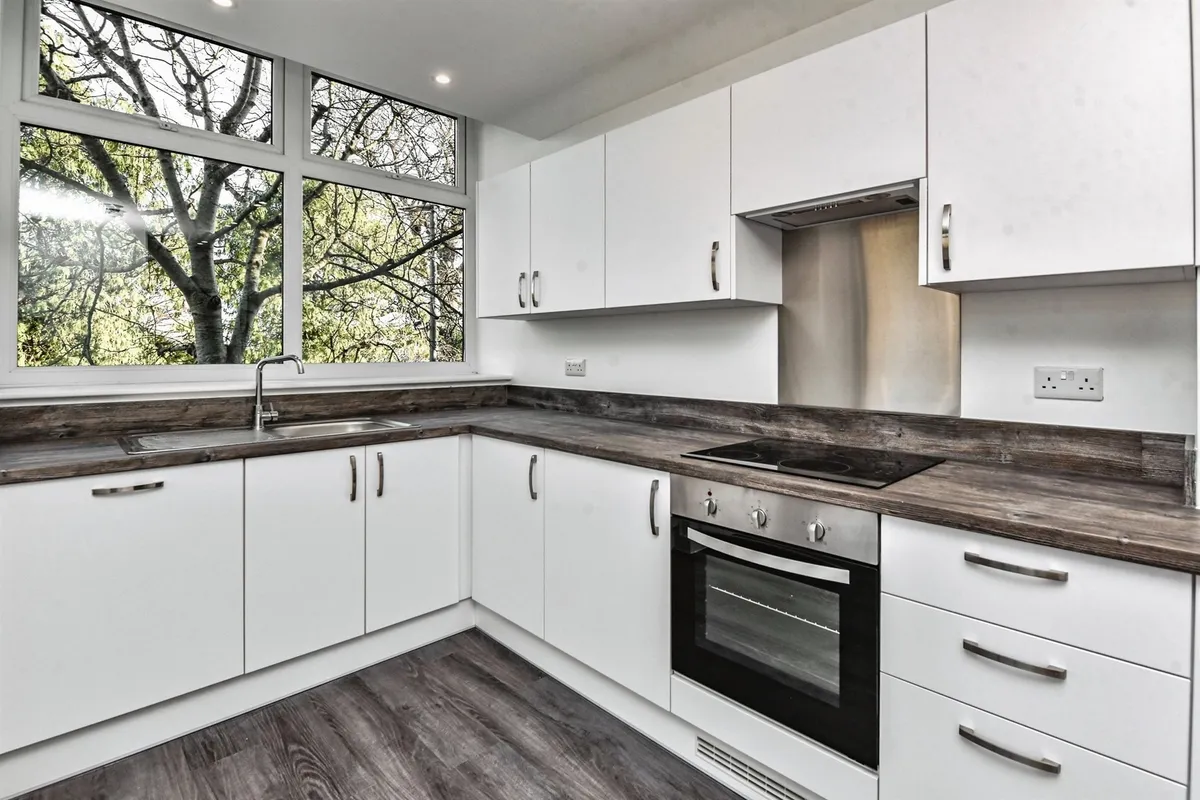 Vallis Road, Frome - 1 bedroom apartment - Allen & Harris