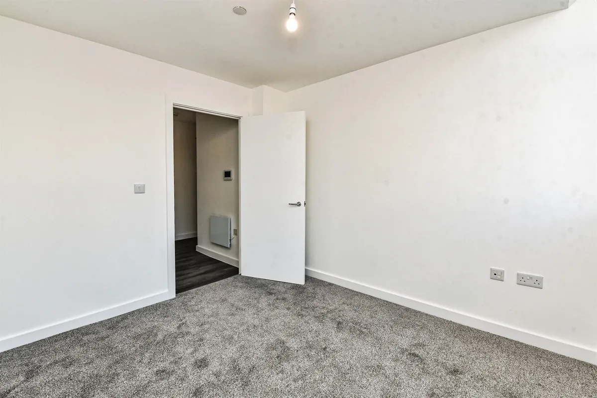 Vallis Road, Frome - 1 bedroom apartment - Allen & Harris