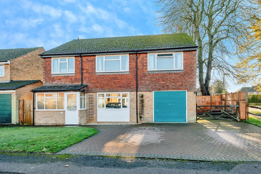 Properties for sale in Horley, Surrey