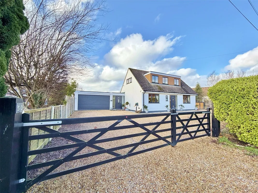 3 bedroom property for sale in Newtown Road, Verwood, Dorset, BH31 - £ ...