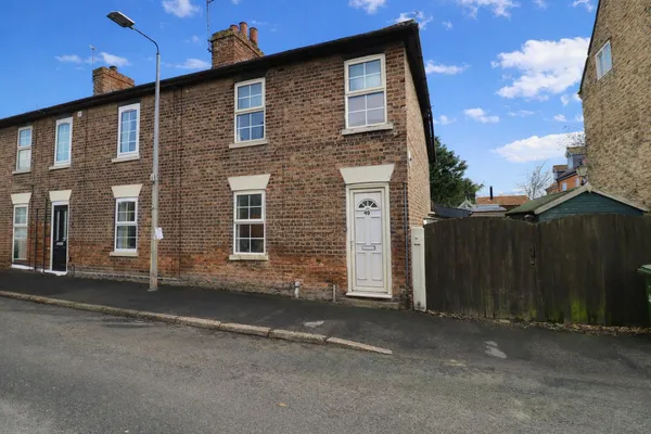 2 bedroom property for sale in Westgate, North Cave, - £140,000
