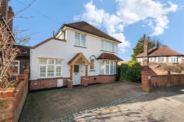 4 bedroom property for sale in The Fairway, Hillingdon - Offers in ...